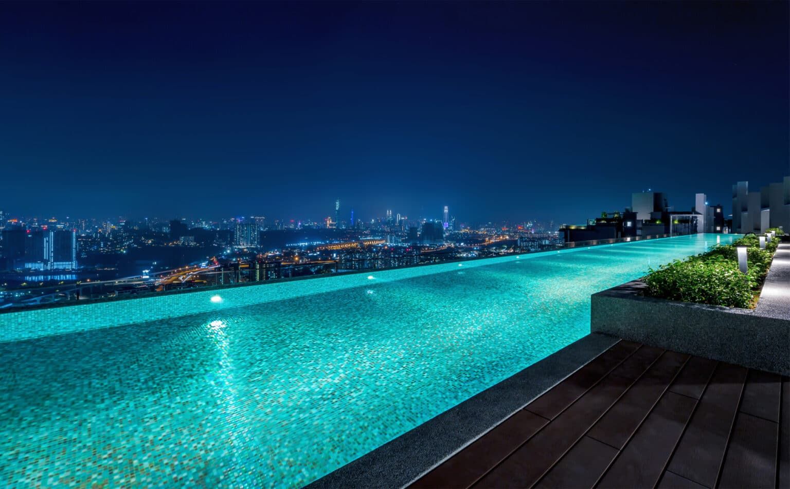 Infinity Pool - Lanson Place Mall Of Asia